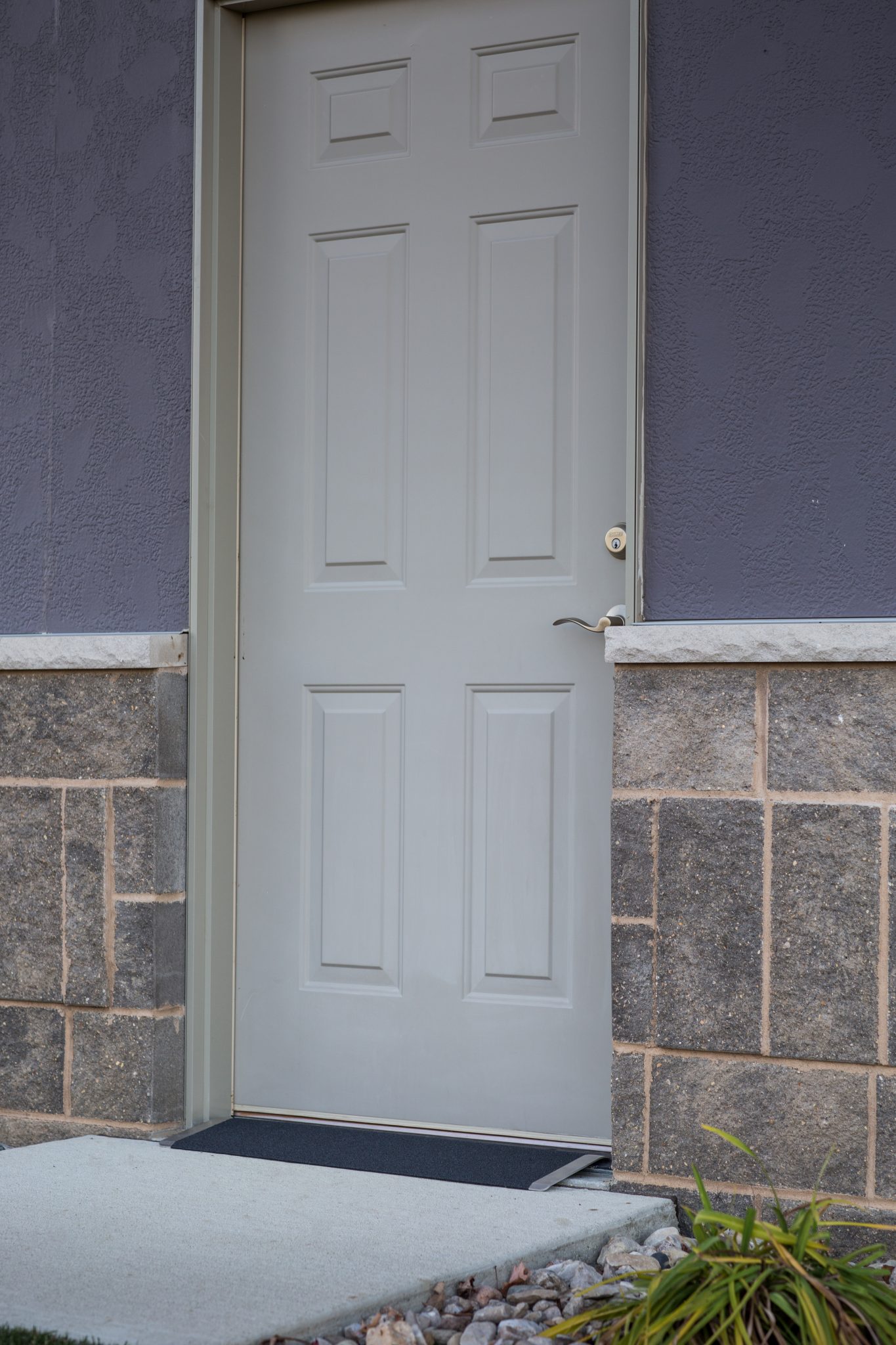 EZ-ACCESS TRANSITIONS® Angled Entry Plates - HandiRamp